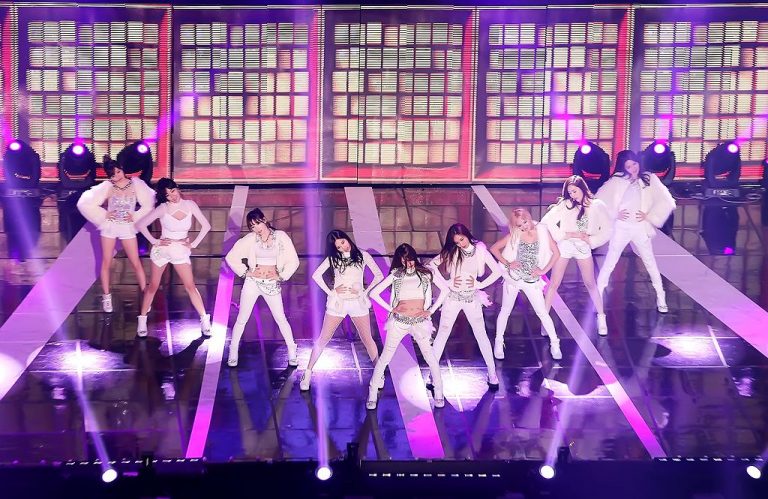 What Is a Kpop Black Ocean? (8 Horrifying Black Oceans in K-pop) - Cute ...